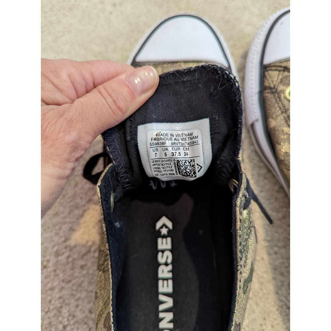 No sign of wear! Converse size 7, gold metallic... - Depop