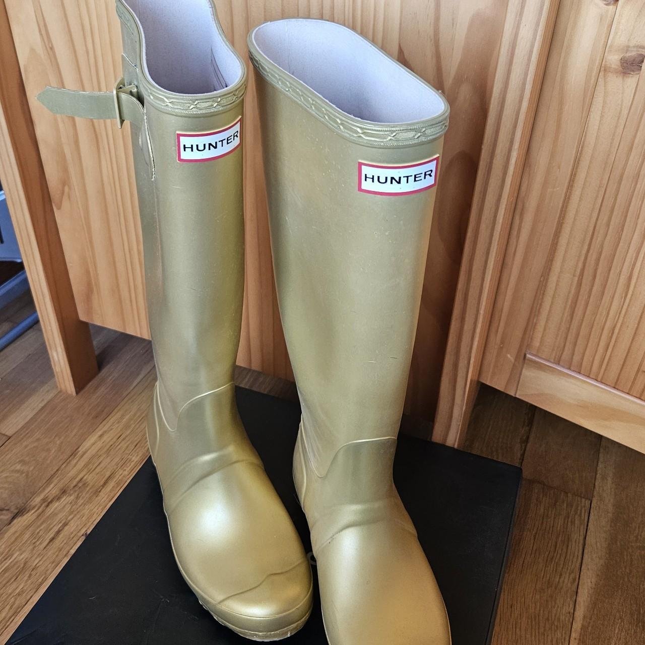 Gold Hunter Wellies Worn once - Depop