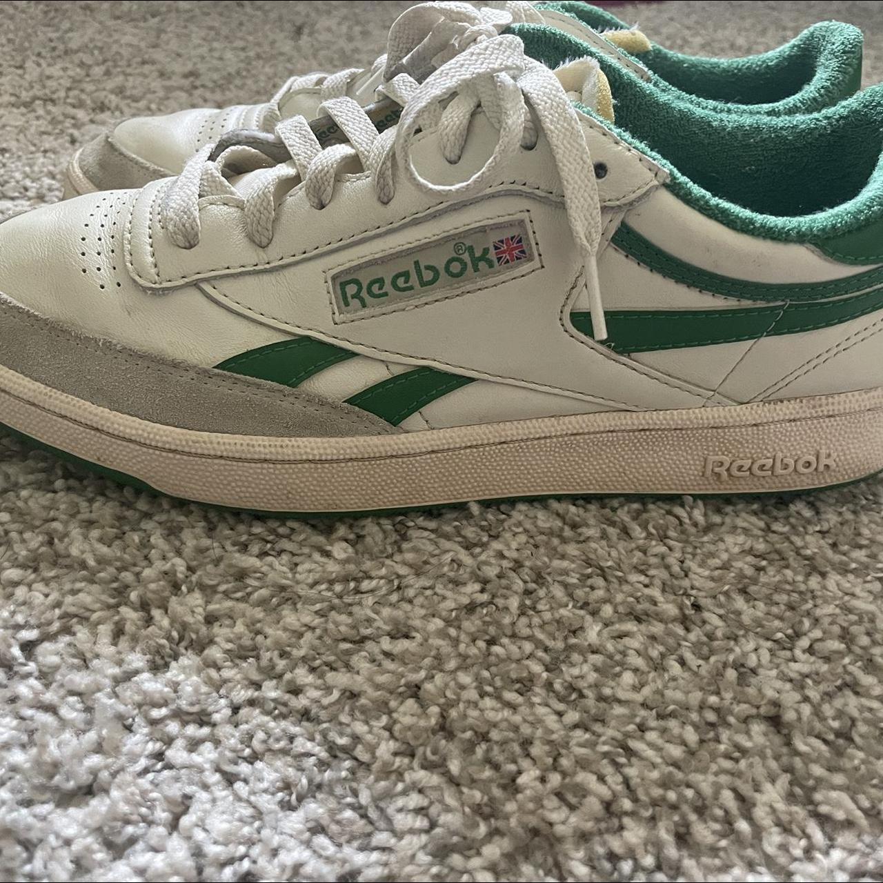 Reebok Men's White and Green Trainers | Depop