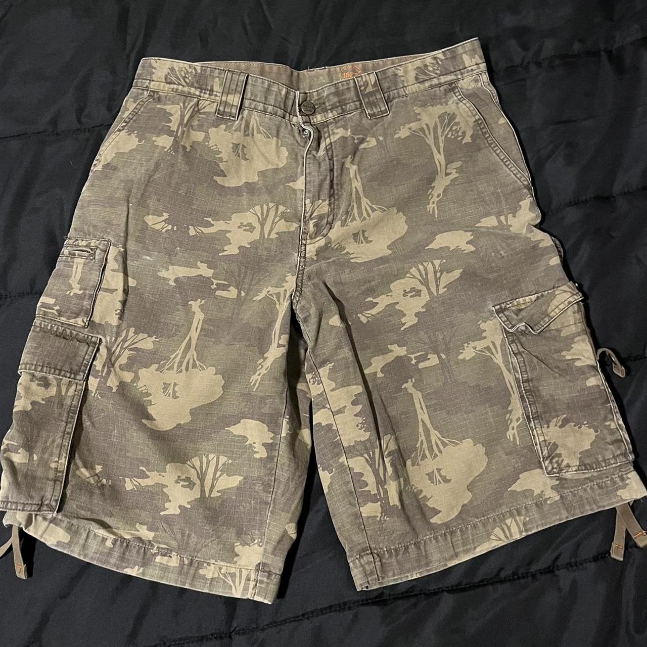 Baggy camo cargo jorts, 33x22 - Depop