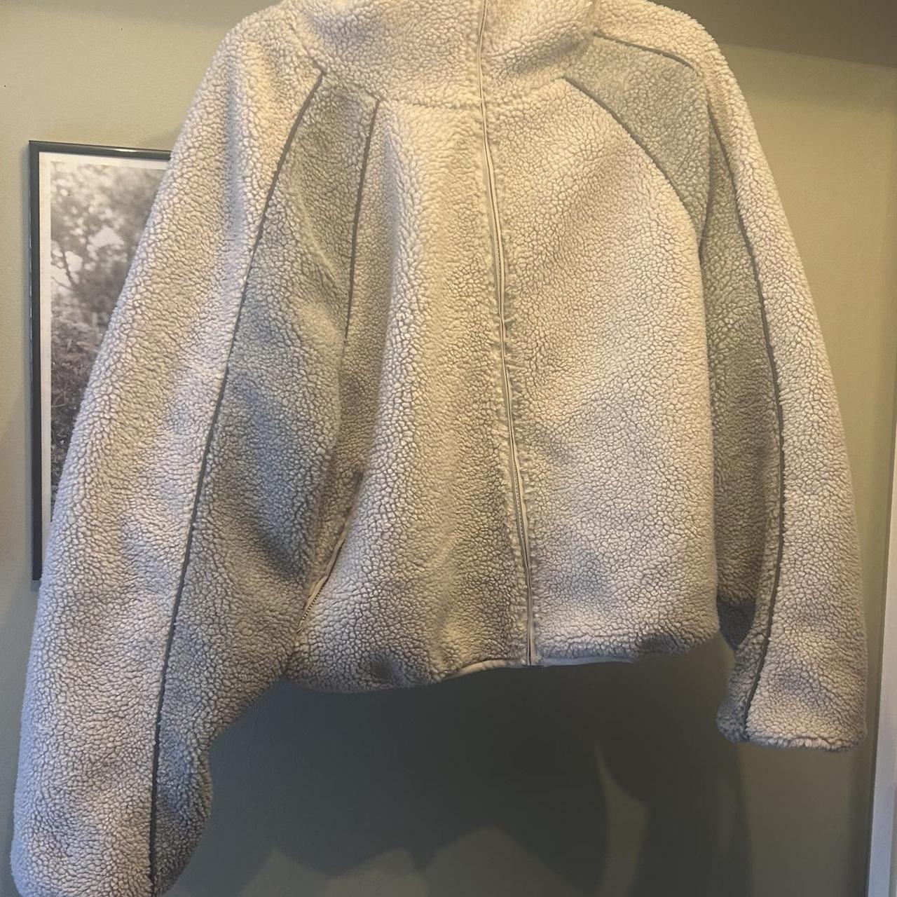 Merta yeti fleece - Depop