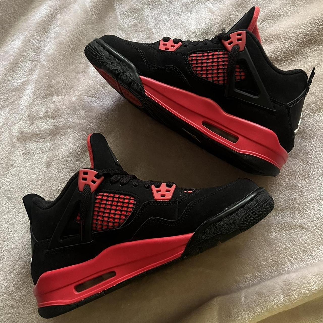 Jordan 4 Red thunders Size 5.5Y Only worn twice BOX... - Depop