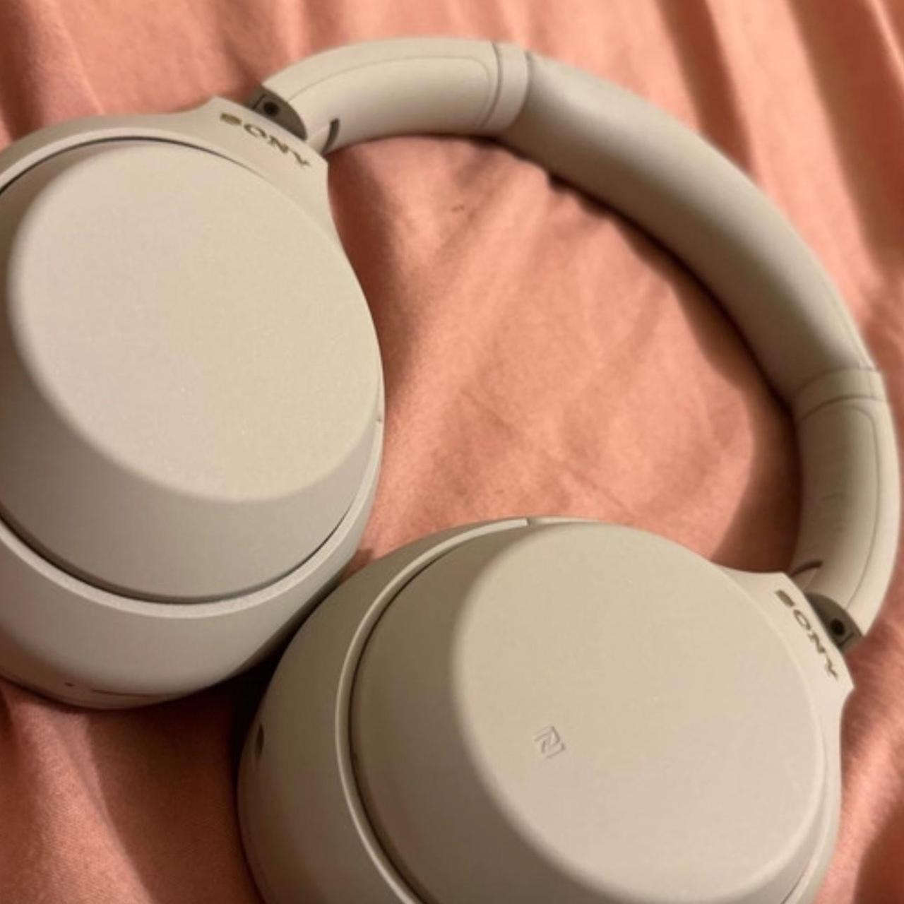 Xm4 headphones in grey , brought today have proof of... - Depop