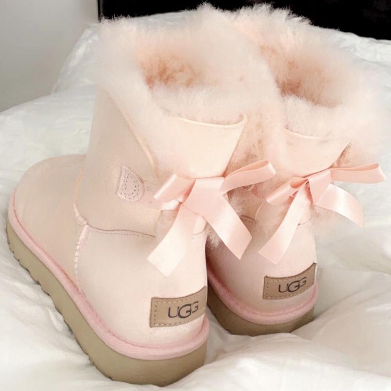major iso ♡ ౨ৎ pink bailey bow ugg size: us... | Depop