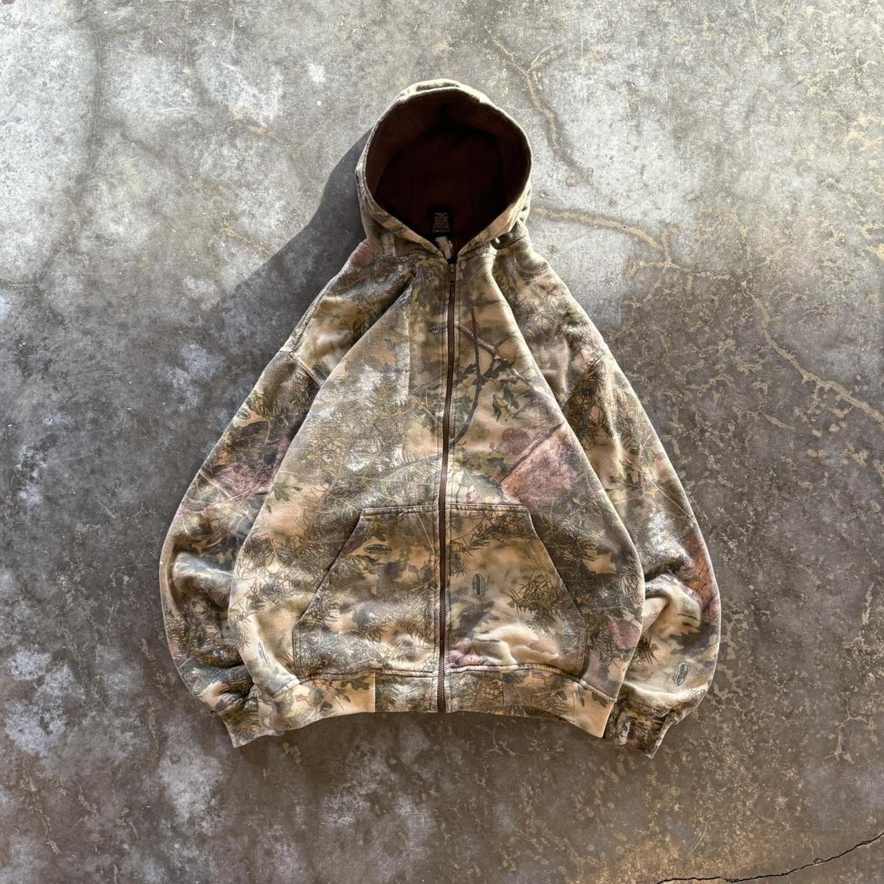 Vintage 90s early 2000’s mossy oak real tree akimbo... | Depop