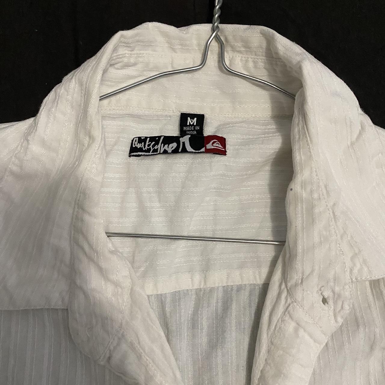 90s QUICKSILVER BUTTON UP CONDITION 9/10 slight fading - Depop