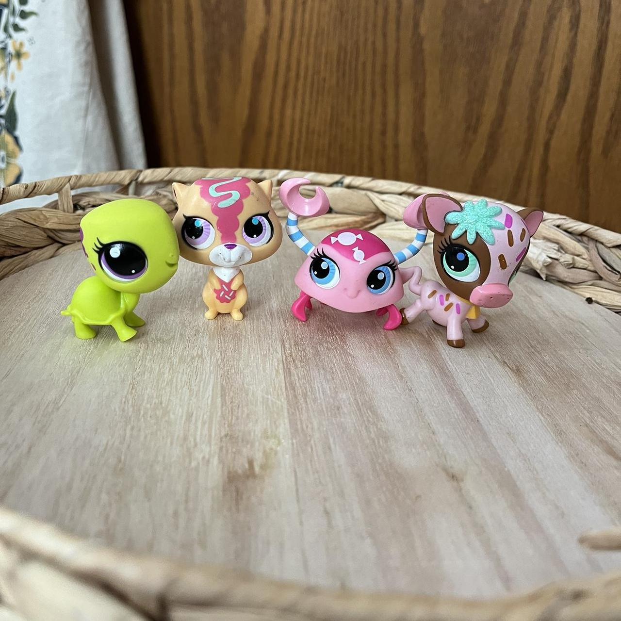 Lot of 4 gen 4 LPS 🦜 4 Littlest Pet Shop... - Depop