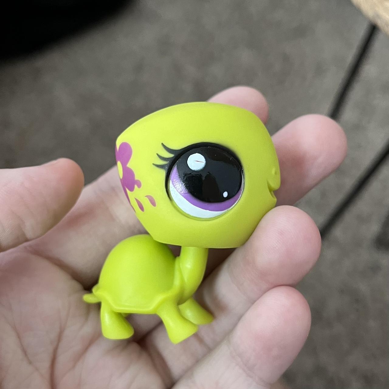 Lot of 4 gen 4 LPS 🦜 4 Littlest Pet Shop... - Depop