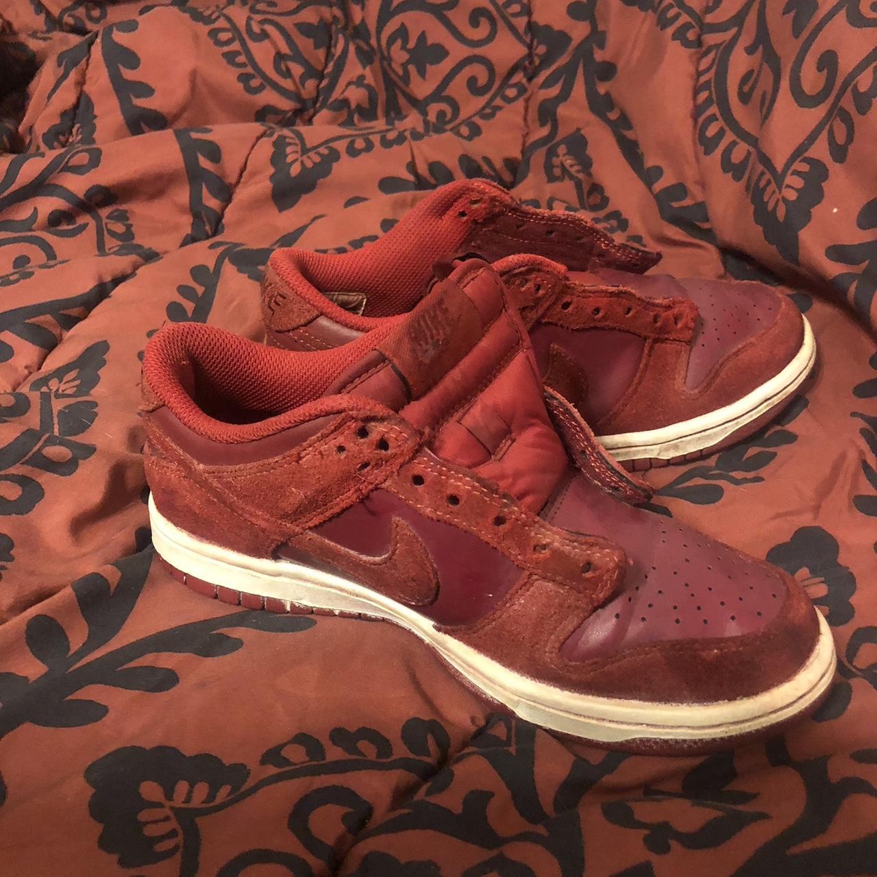 very beat up nike dunks no laces #nike - Depop