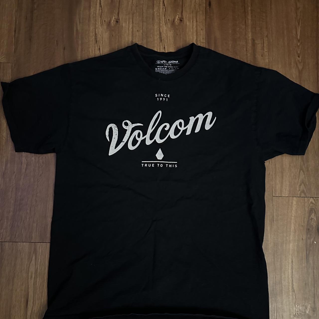 Volcom T shirt Size L Good condition - Depop