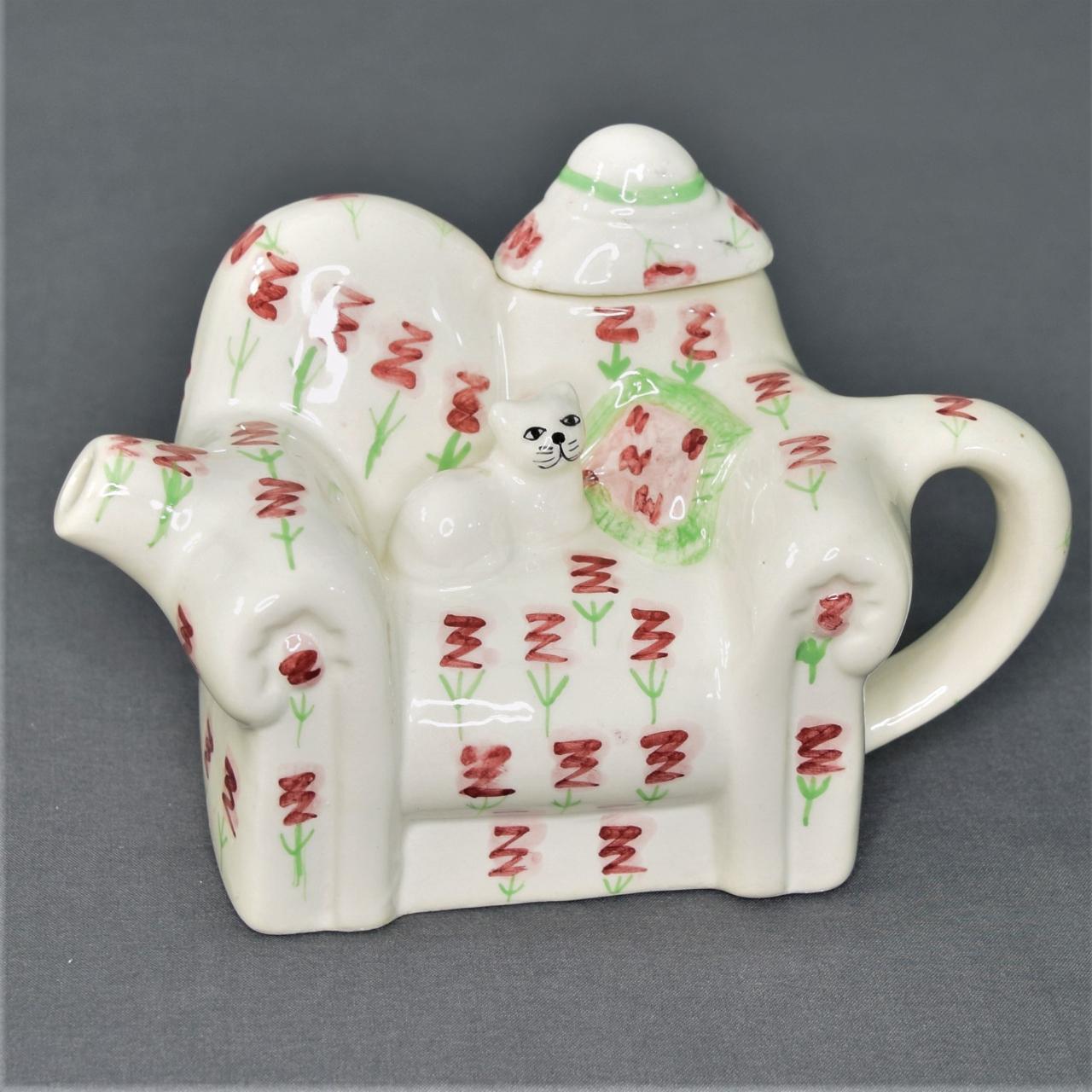 Vintage Tea-Nee Miniature Teapot Cat on Floral Sofa... - Depop