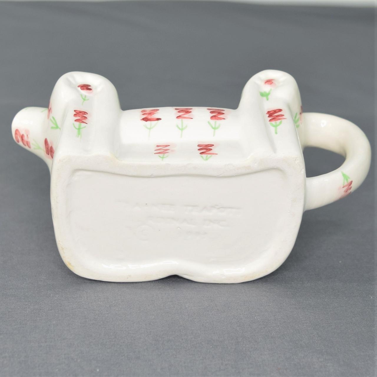 Vintage Tea-Nee Miniature Teapot Cat on Floral Sofa... - Depop