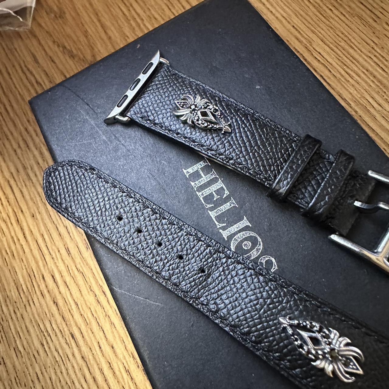 Apple Men's Black and Silver Watch | Depop