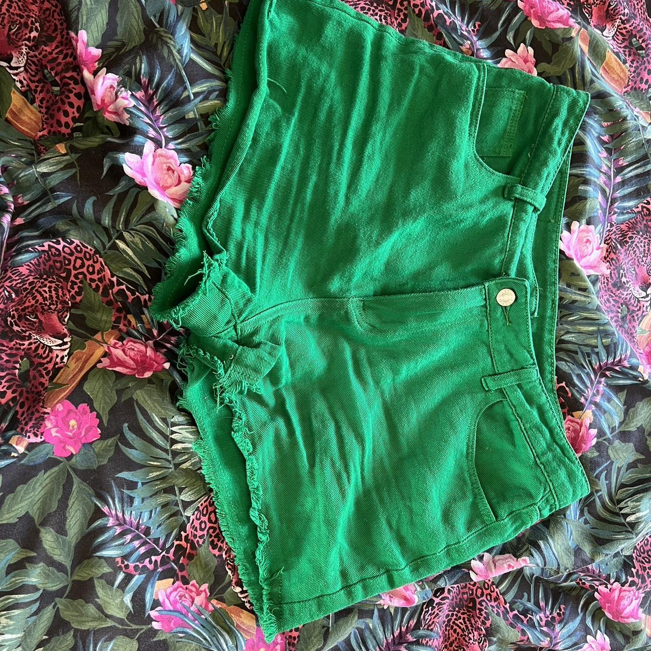 Green shein shorts, never worn - Depop
