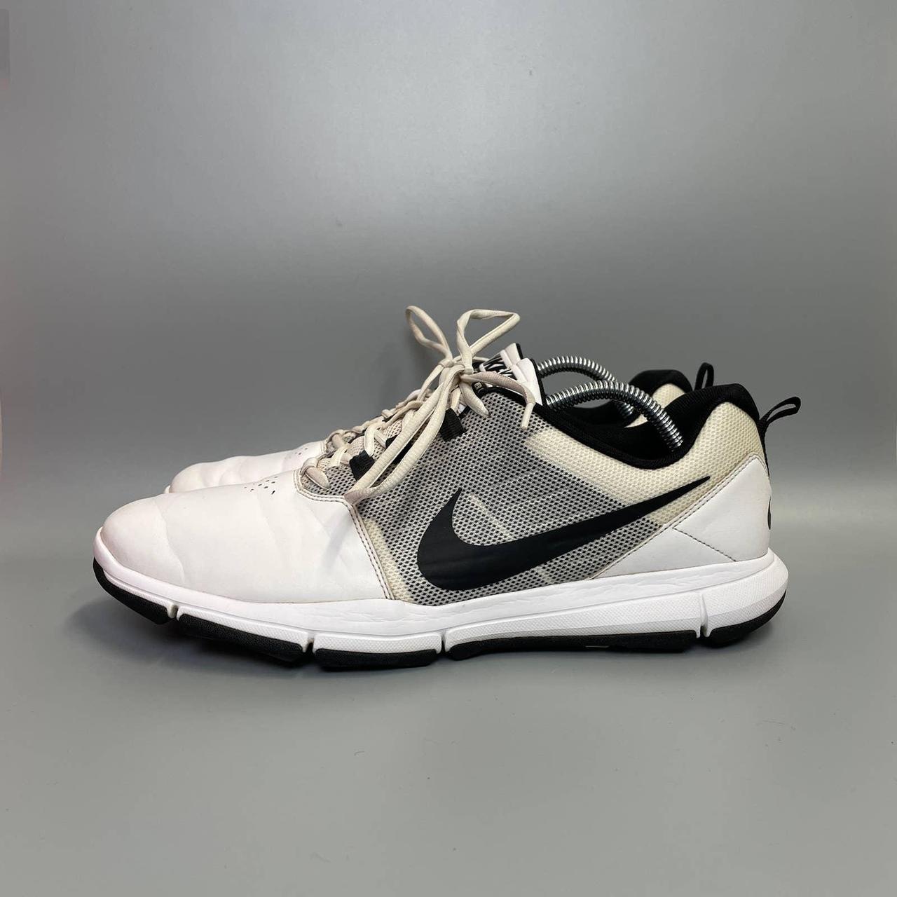 Nike Men's White and Black Trainers | Depop