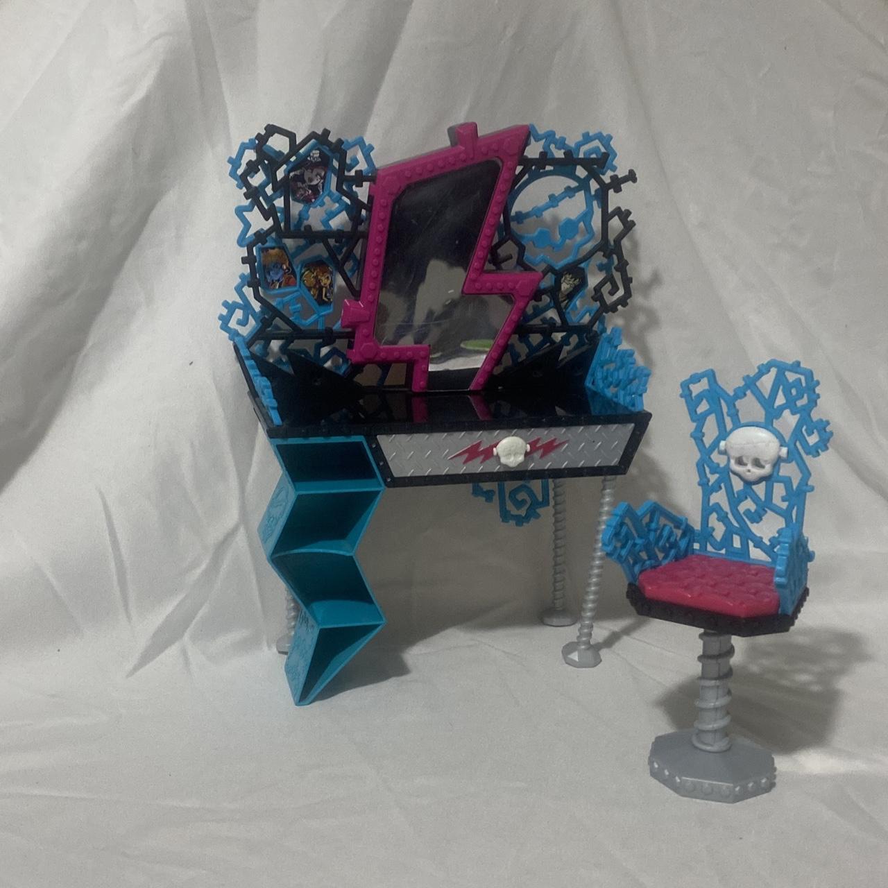 Frankie Stein VANITY PLAYSET Monster High Doll... - Depop