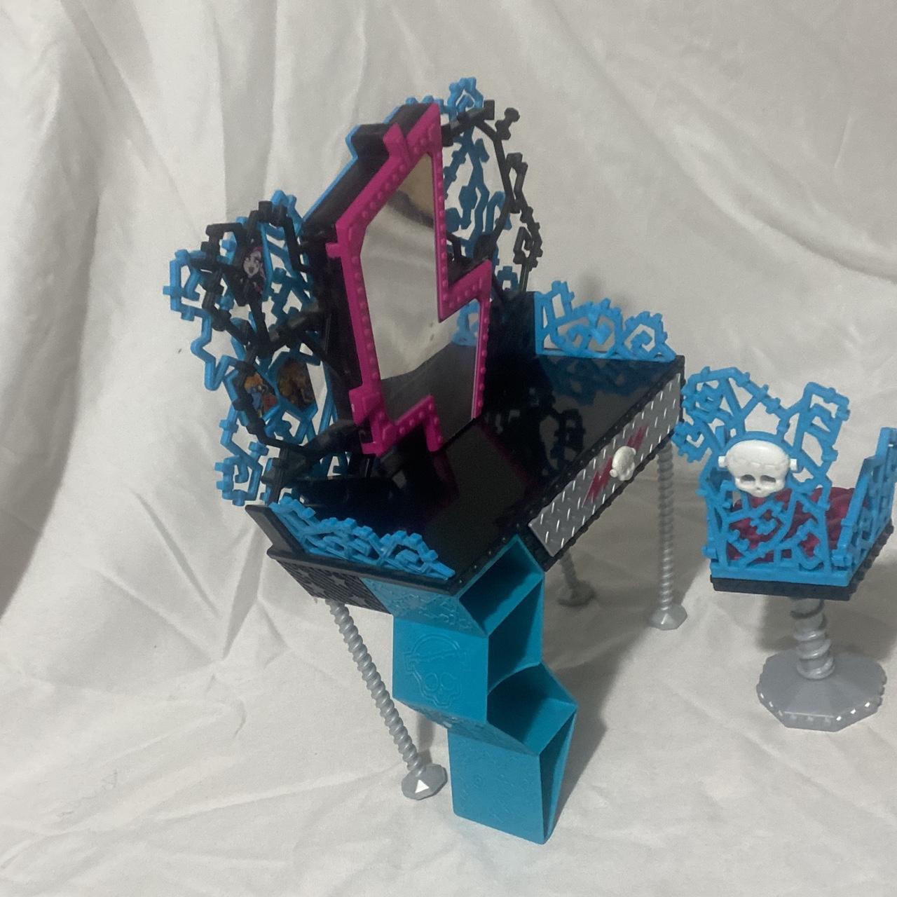 Frankie Stein VANITY PLAYSET Monster High Doll... - Depop