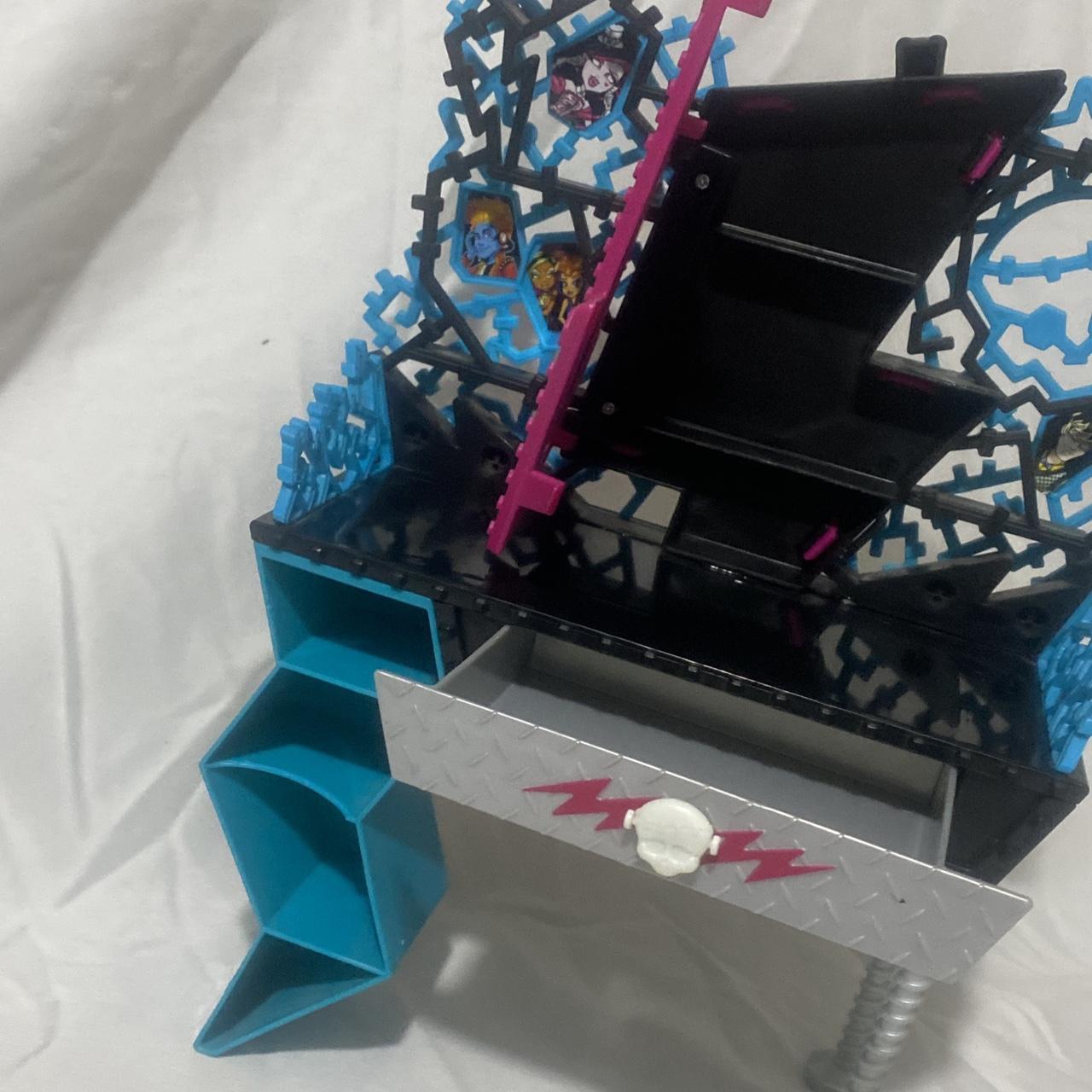 Frankie Stein VANITY PLAYSET Monster High Doll... - Depop