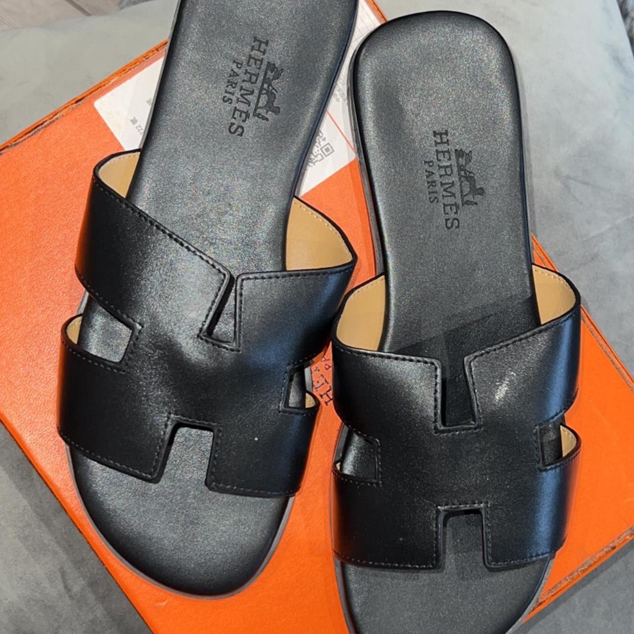 Hermes Men's Black Slippers | Depop