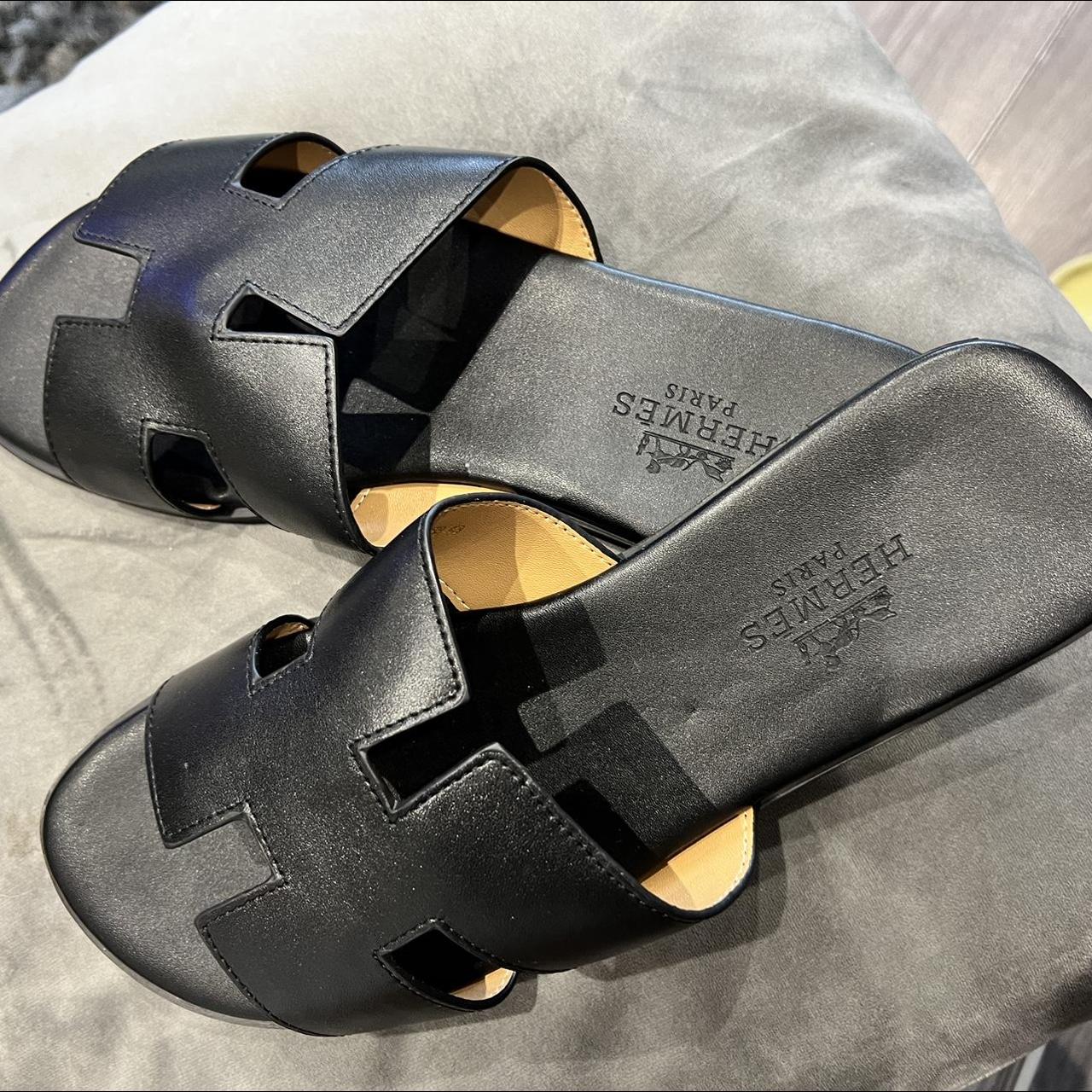 Hermes Men's Black Slippers | Depop