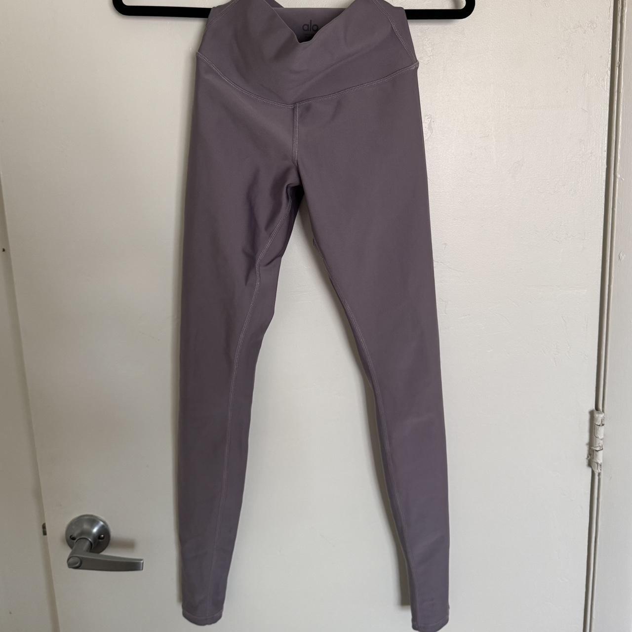 Lavender Alo Yoga airlift leggings for working out.... - Depop