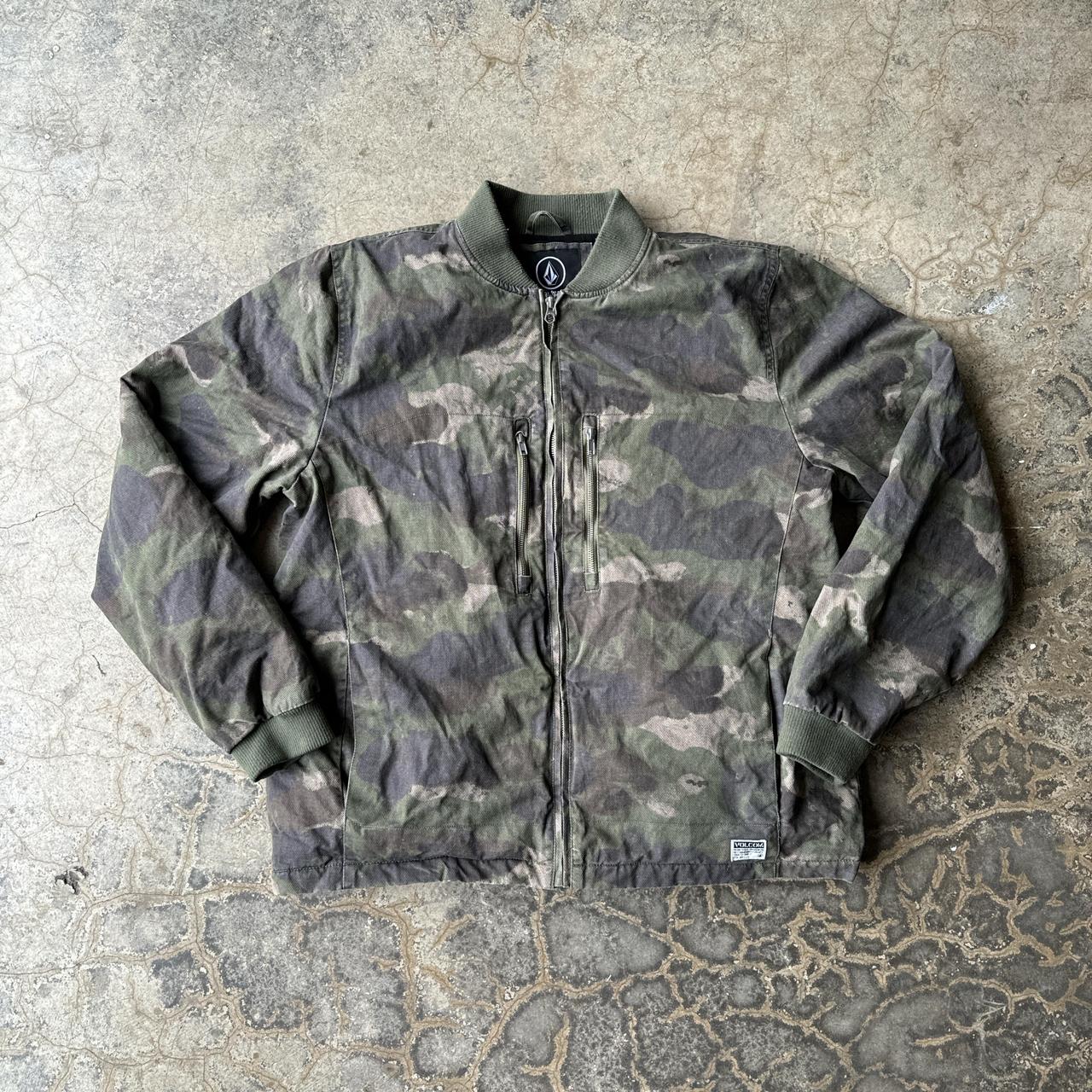 vintage 2000s volcolm camo bomber jacket size XL - Depop