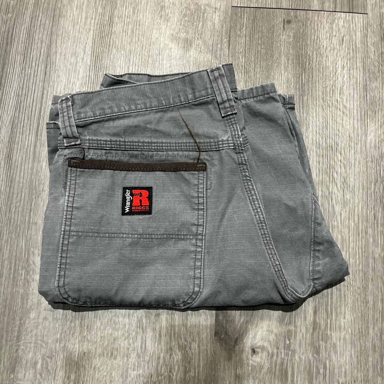 Wrangle Riggs jorts size 33 great grey color no flaws - Depop