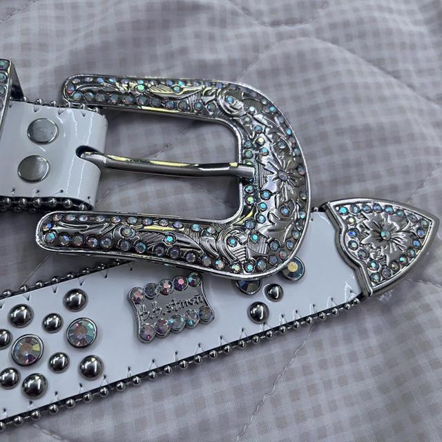 BB Simon | New & Secondhand Fashion | Depop