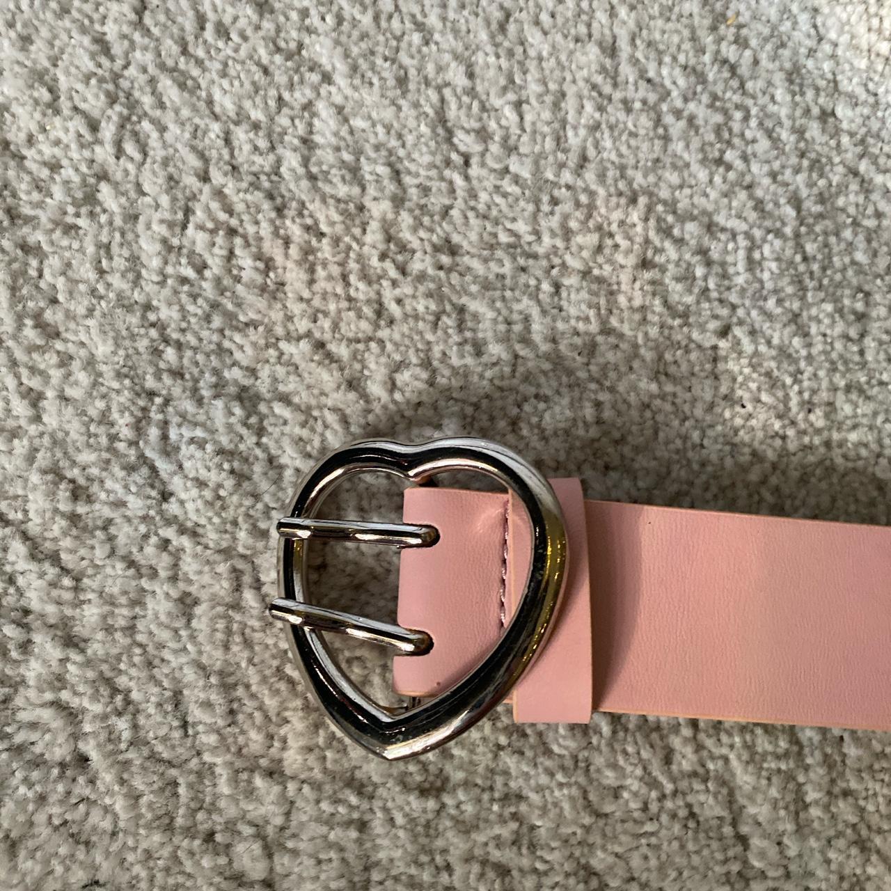 Hot topic pink heart belt💖, size small never worn.... - Depop