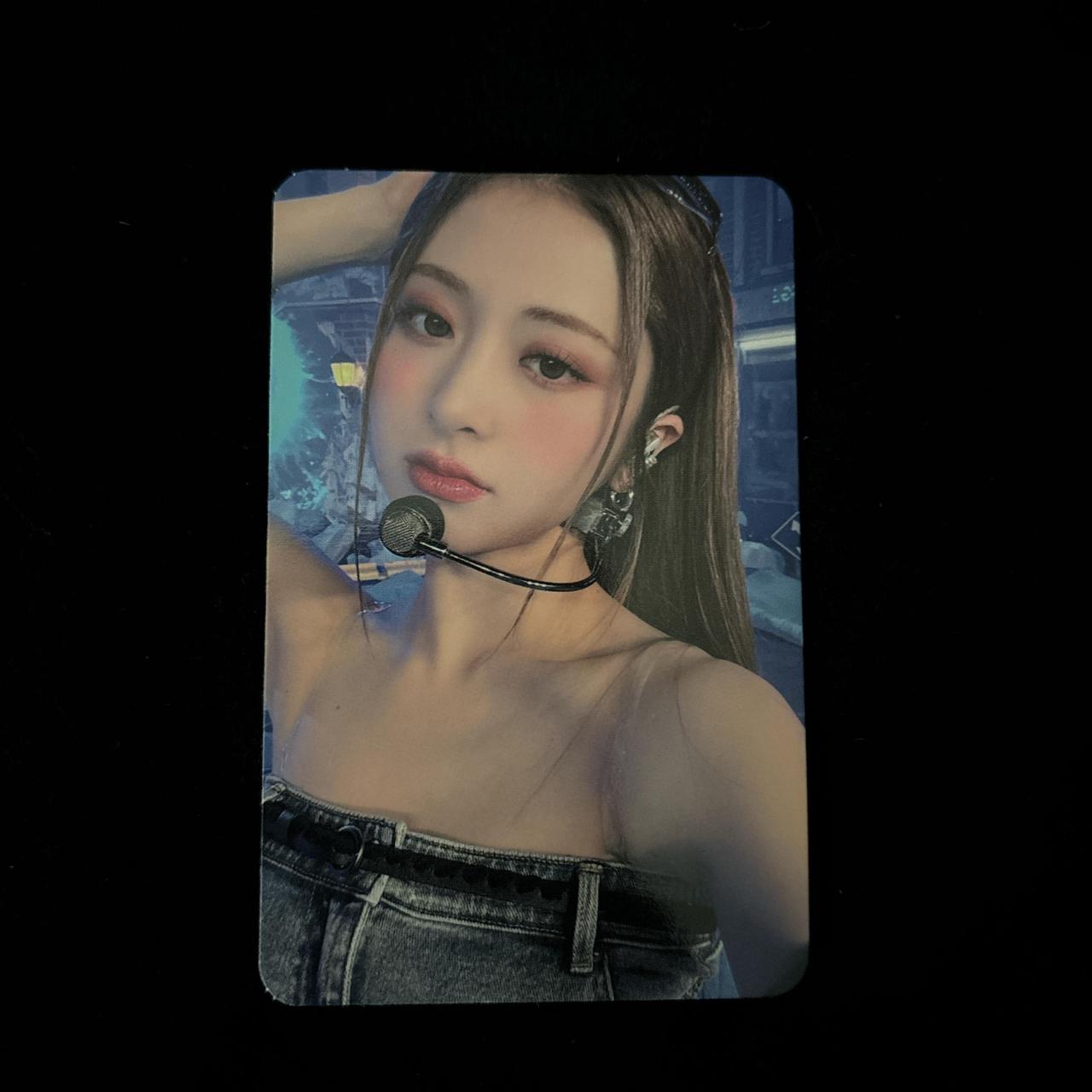 WTS Yunjin le sserafim photocard lucky draw... - Depop