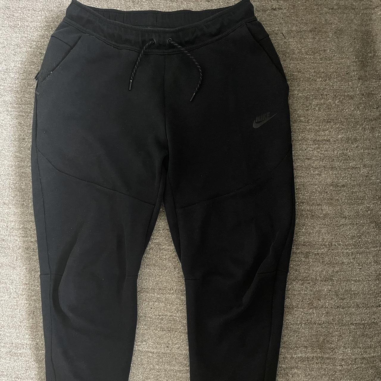 Black Nike tech fleece trackies size m - Depop