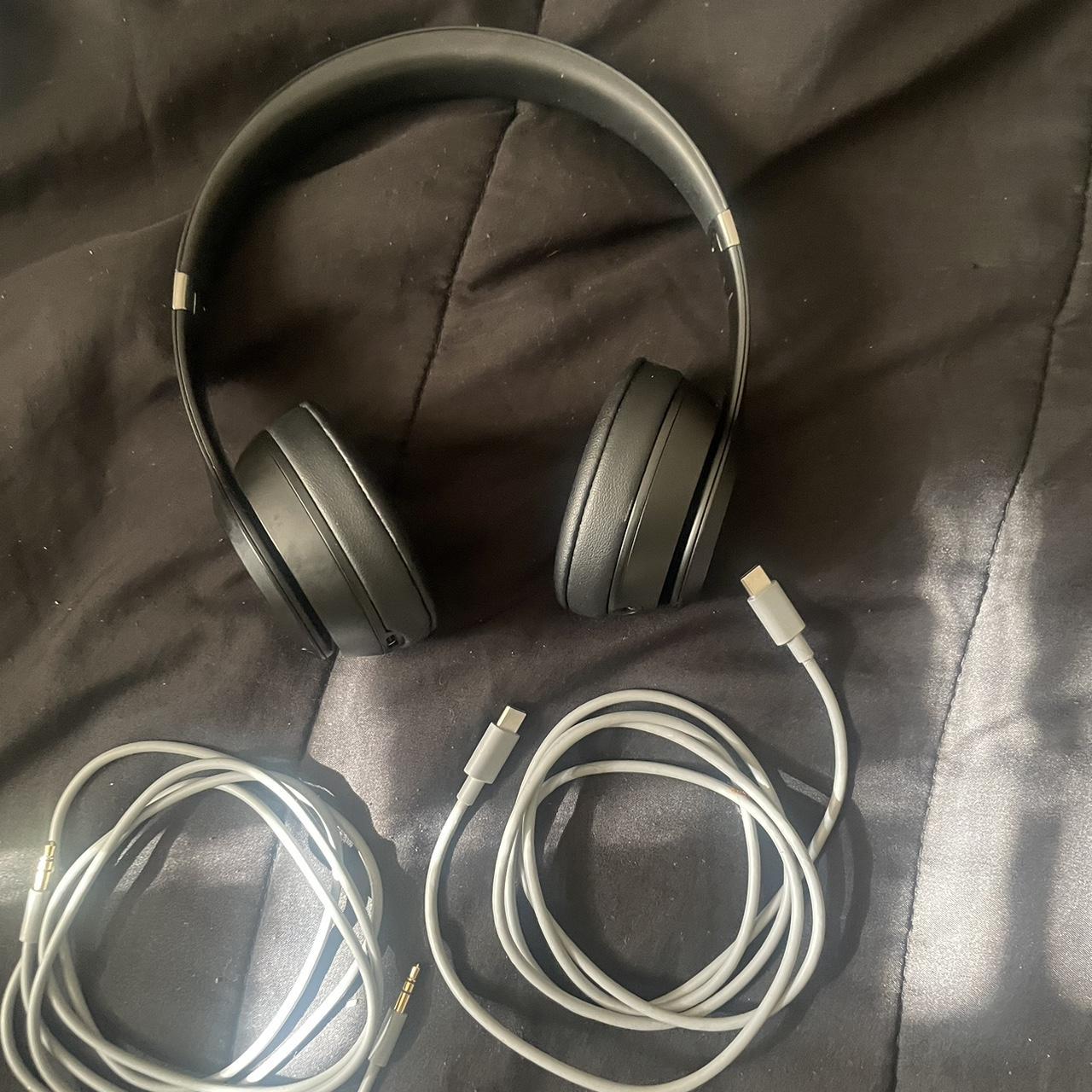 Beat Solo 4 Color Black - Depop