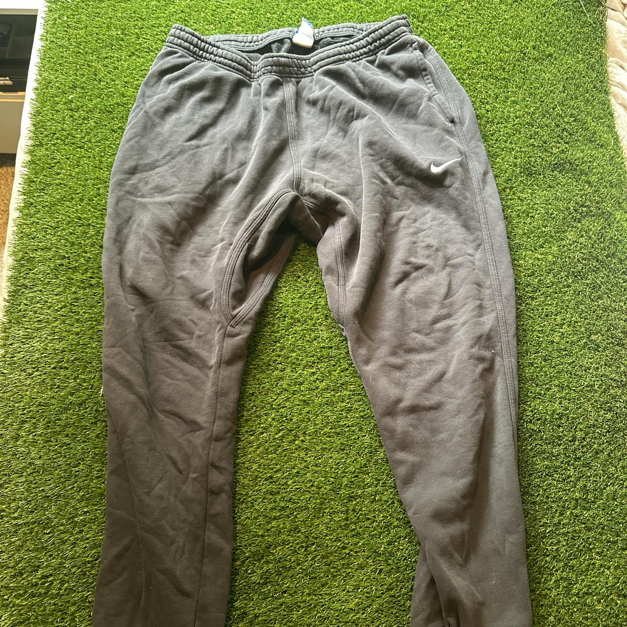 Nike sweats say double X but fit like large - Depop