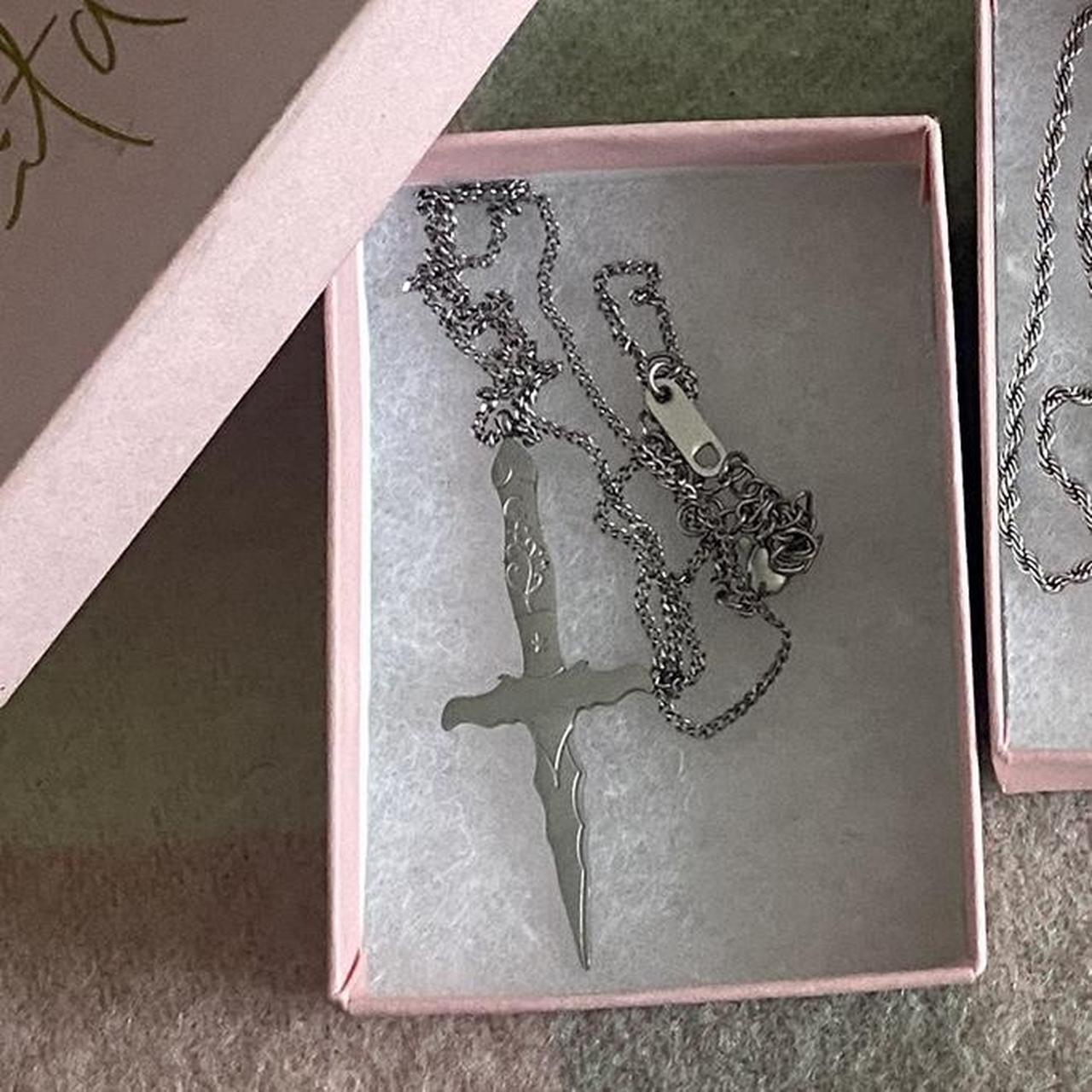 Elita necklace store
