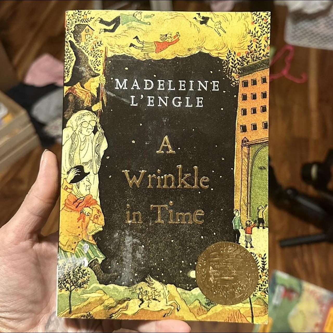 A wrinkle in time book #book - Depop