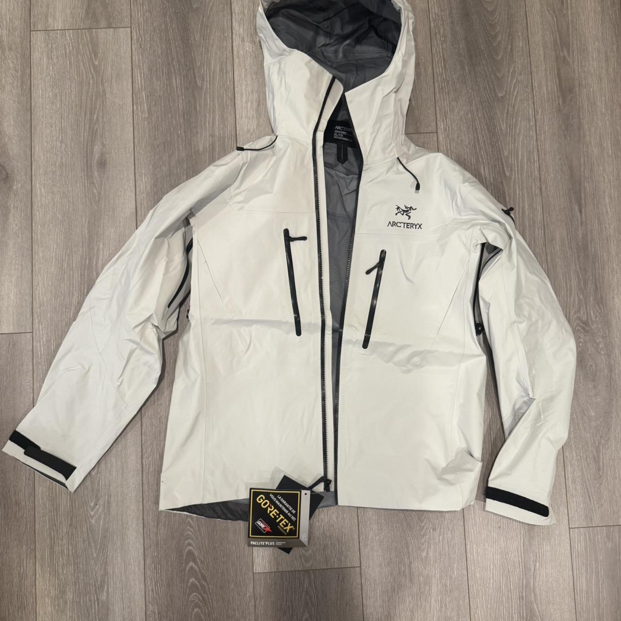 Arc’teryx Alpha SV Shell Jacket White Ivory XL... | Depop