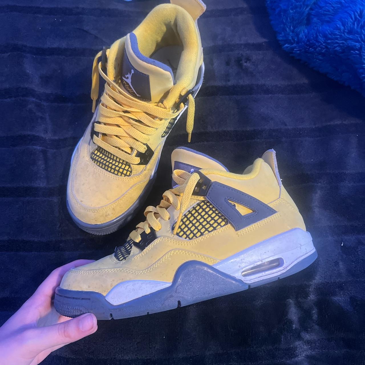 LIGHTNING 4’s SIZE 5.5 - Depop