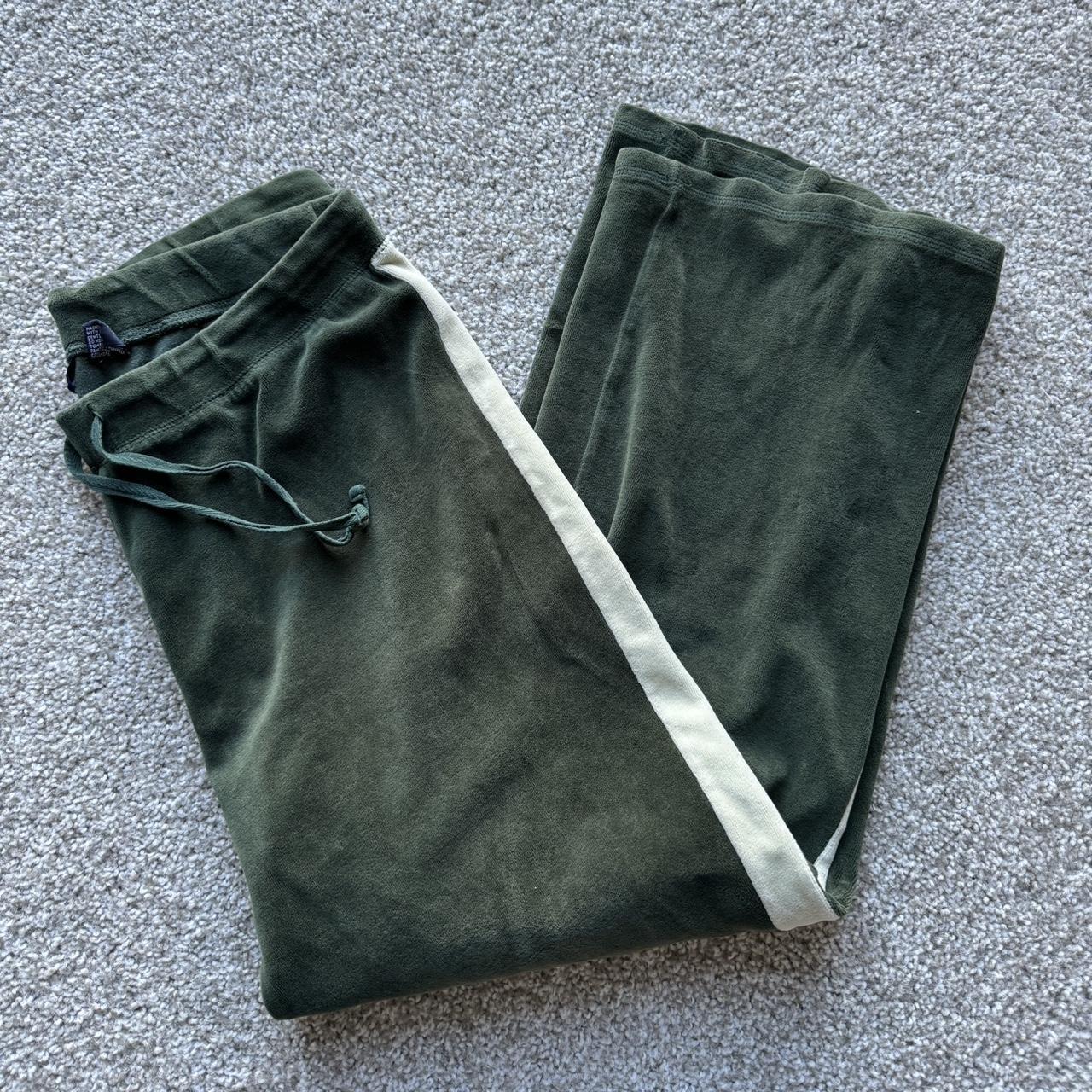 Sick baggy sweatpants 🐍 Size large women’s - Depop