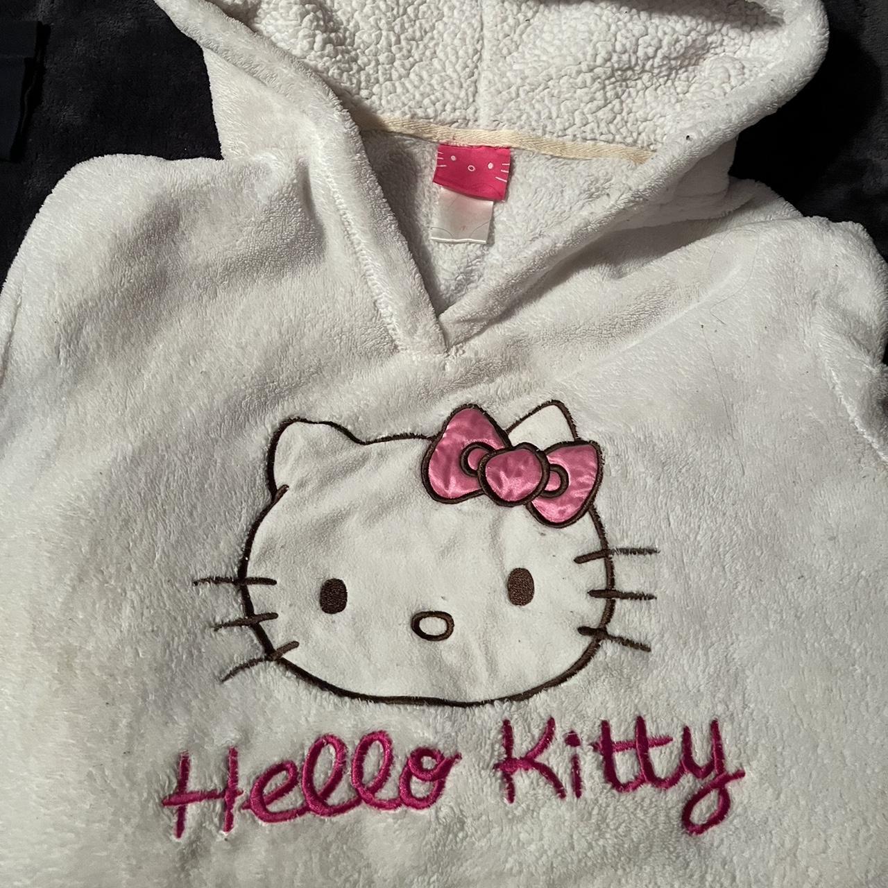 white version of previous listing 😗 probably a size... - Depop