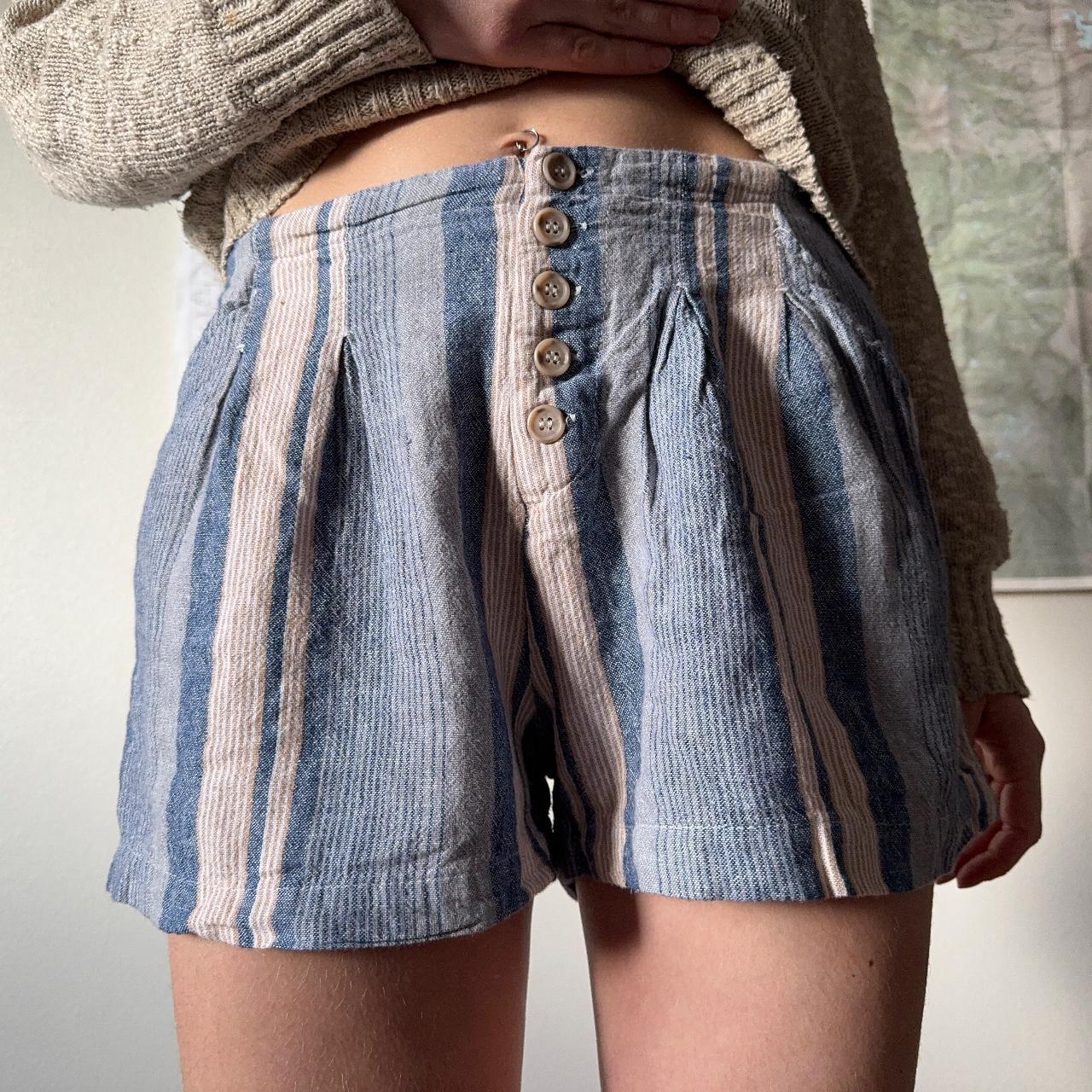 comfy beachy shorts size small (top: 26" w/ elastic... - Depop