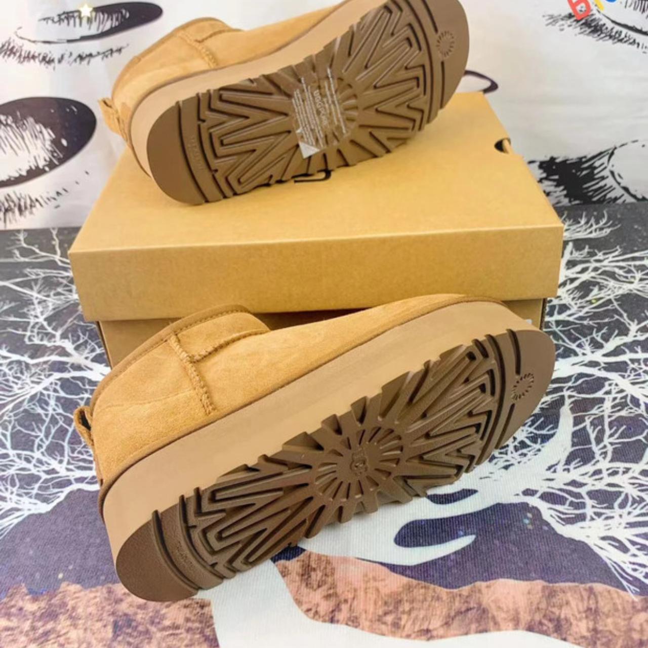 ÚGG Classic mini -thick bottom 38 ÚGG Classic mini... - Depop