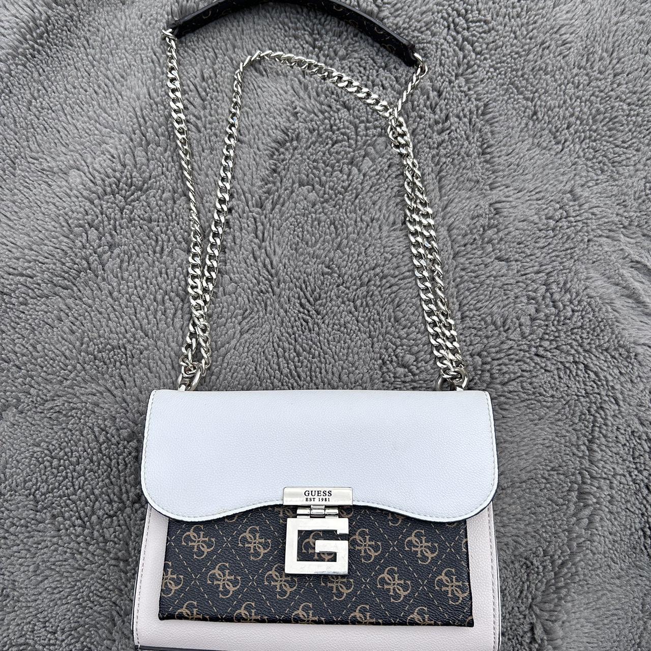 Guess purse Worn a few times Good condition - Depop