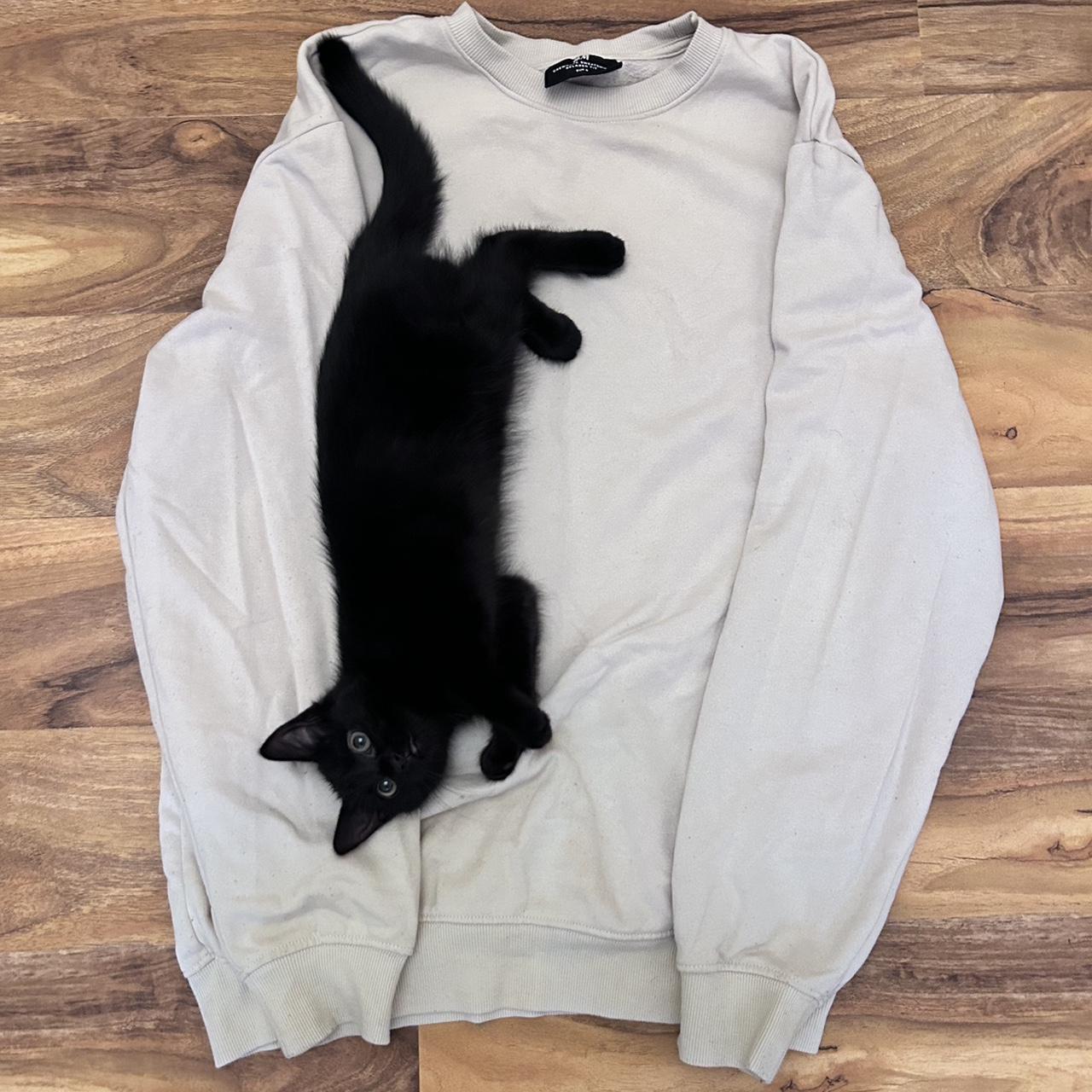 Cream H&M crewneck sweatshirt Small Stain That can... | Depop