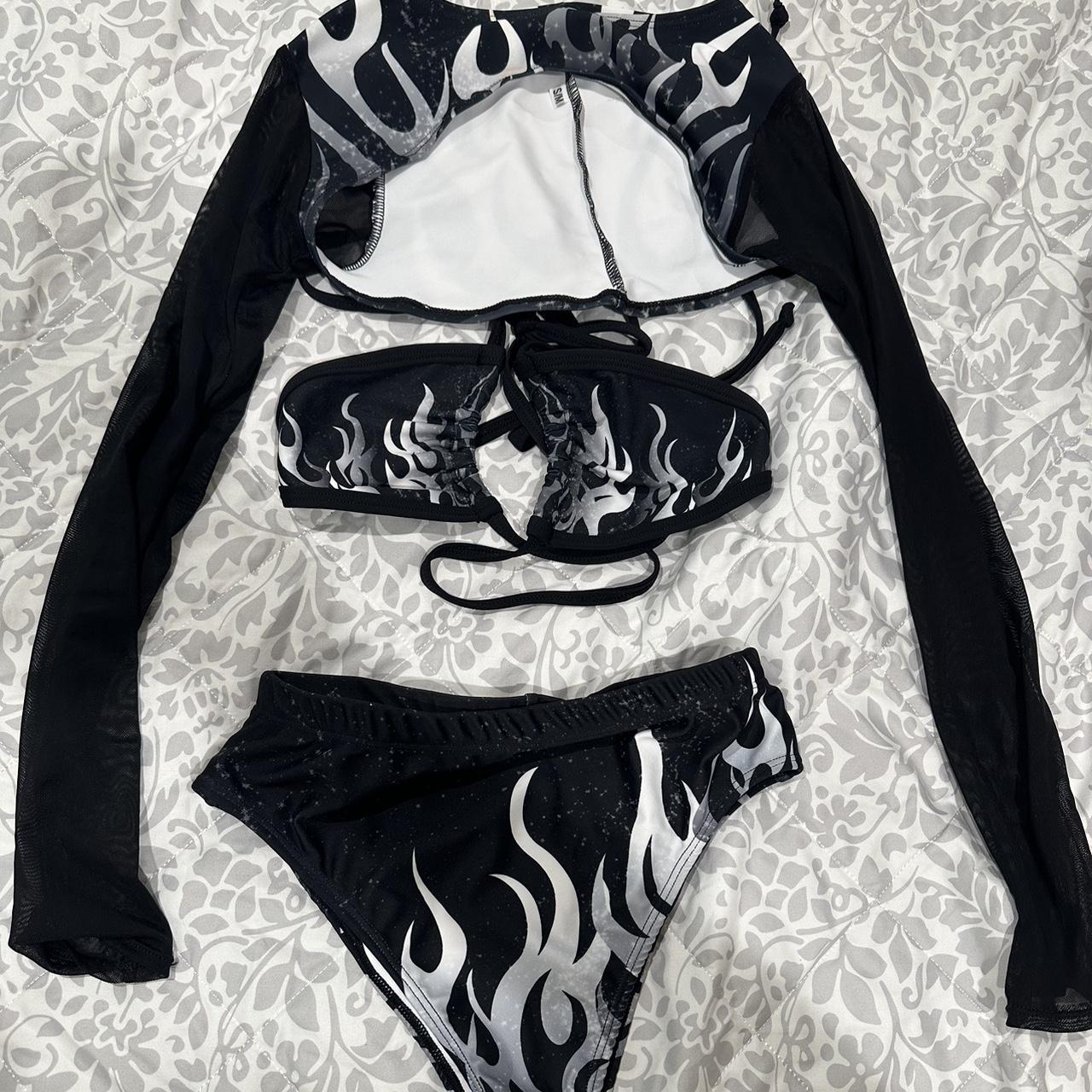 Women's Black and White Bikinis-and-tankini-sets | Depop