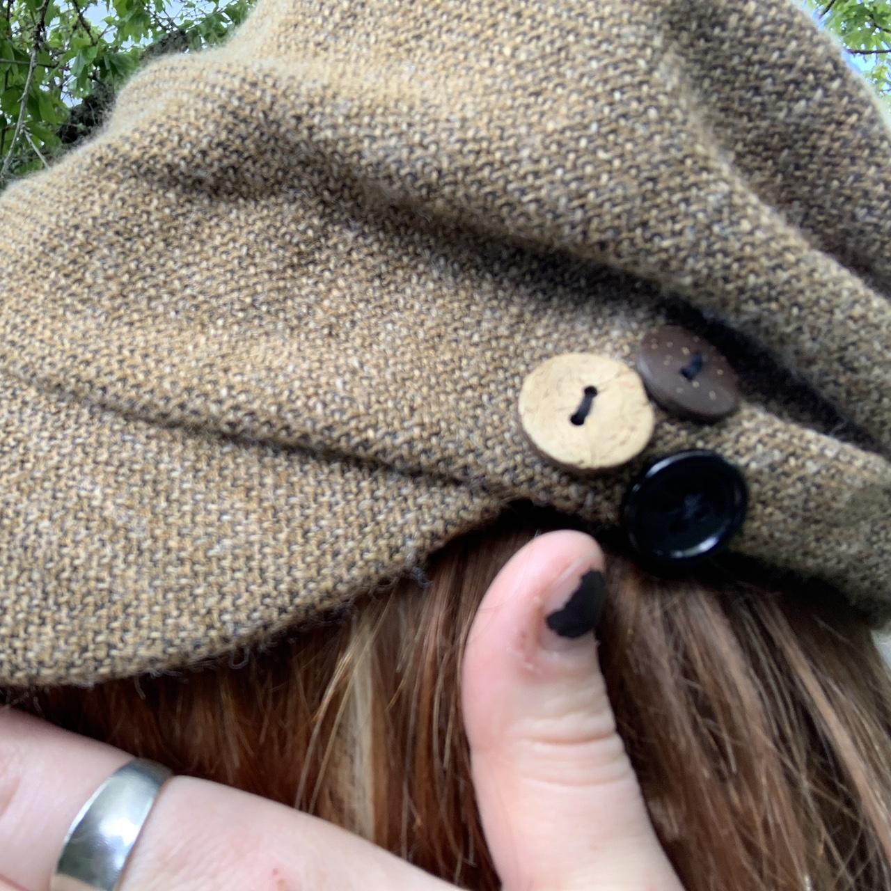 Brown twee cap with side buttons - Depop