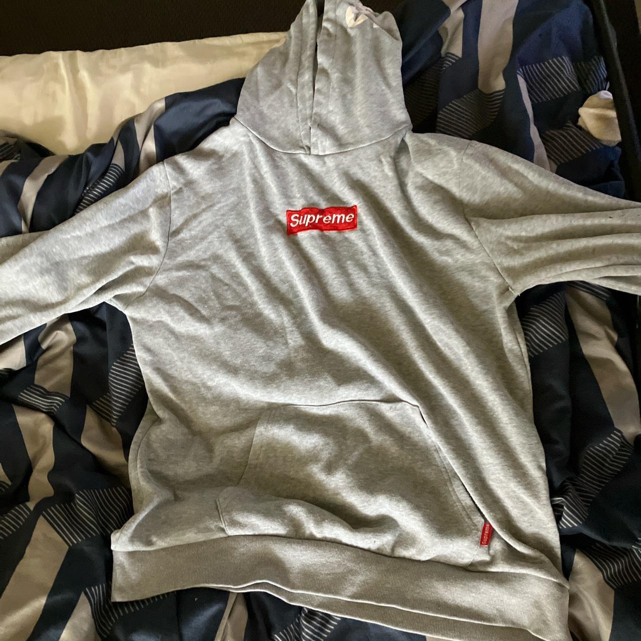 Medium vintage supreme grey hoodie good condition - Depop