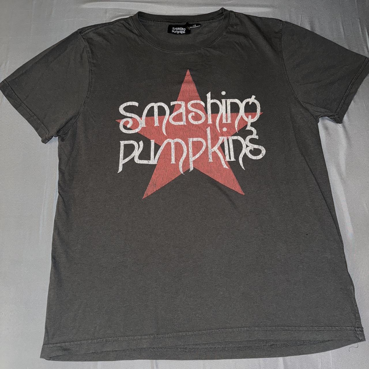 Smashing Pumpkins Star Tee Grey t-shirt in size... - Depop