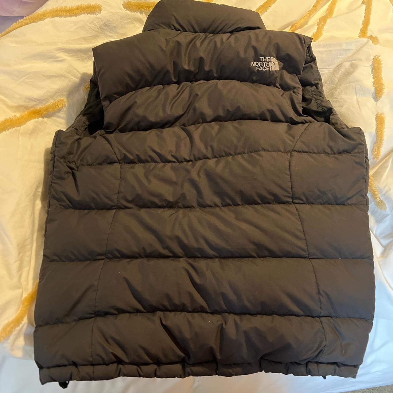 size small north face puffer vest ( fit sizes 4-6,... - Depop