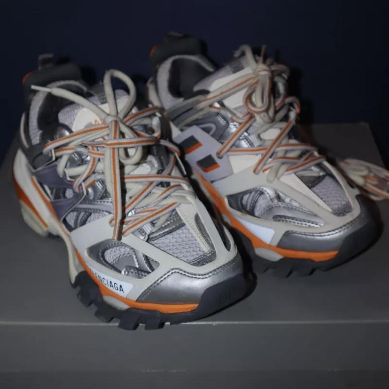 balenci tracks comes with box and laces - Depop
