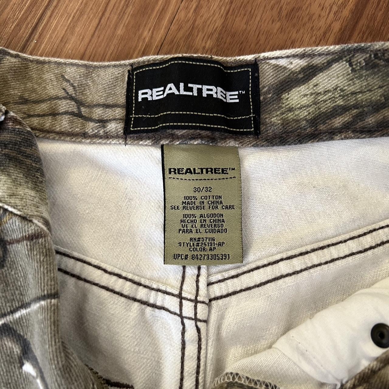 real tree camo jeans 30x32 - Depop
